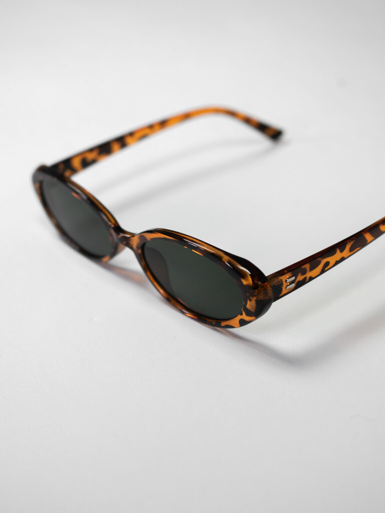 Classy Leo Shades – The Vintage Hunter